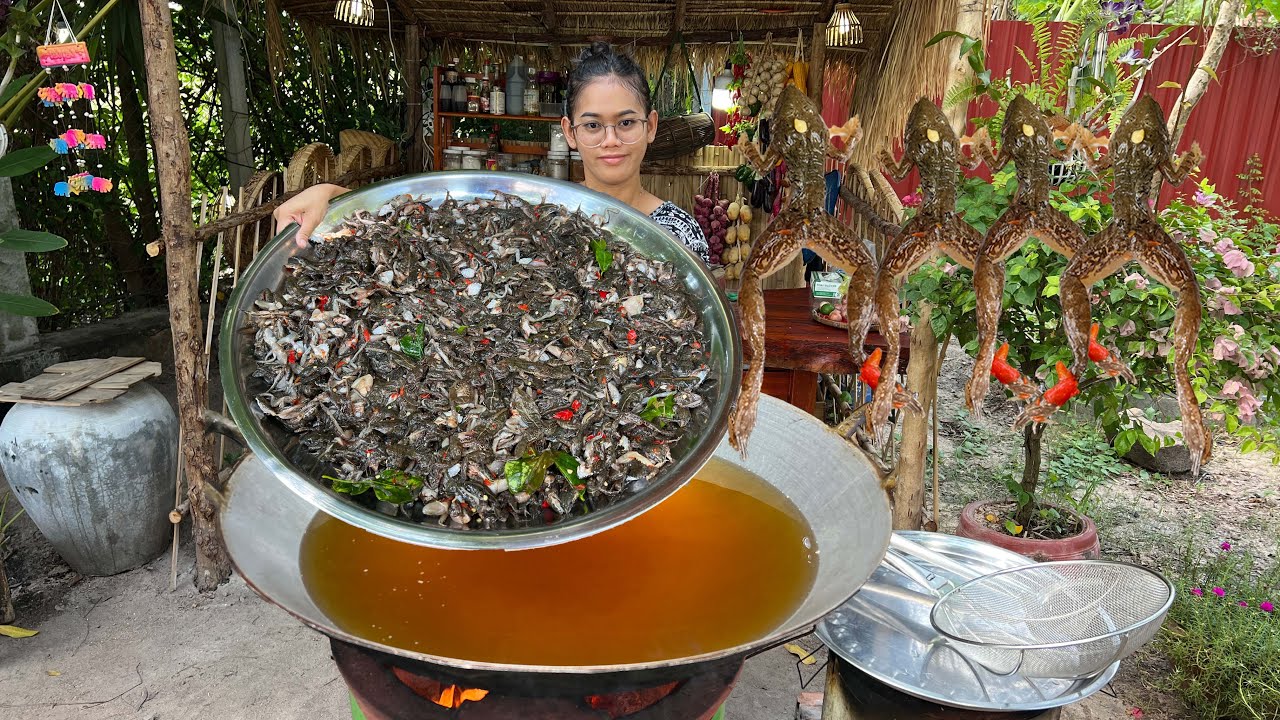 Countryside Food - Deep Fry Tiny Frogs and Delicious Eating - YouTube