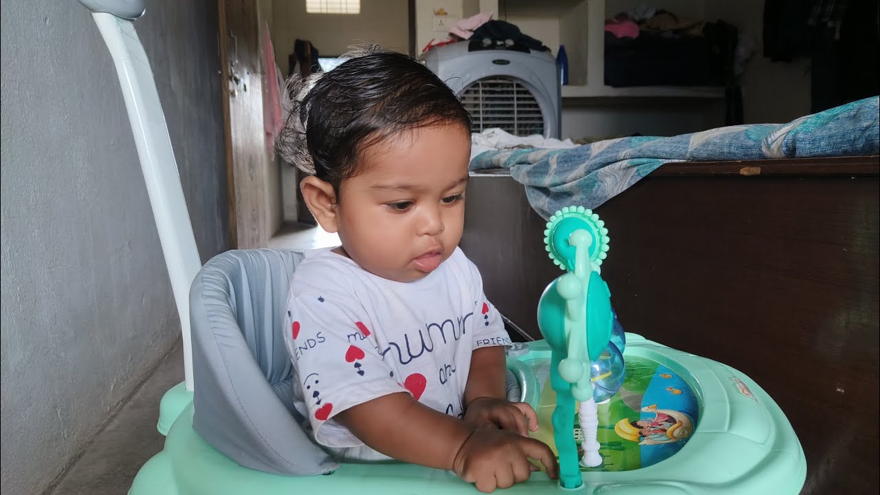Anaya walker पर बैठ कर घूम रही है #youtubevideo - YouTube
