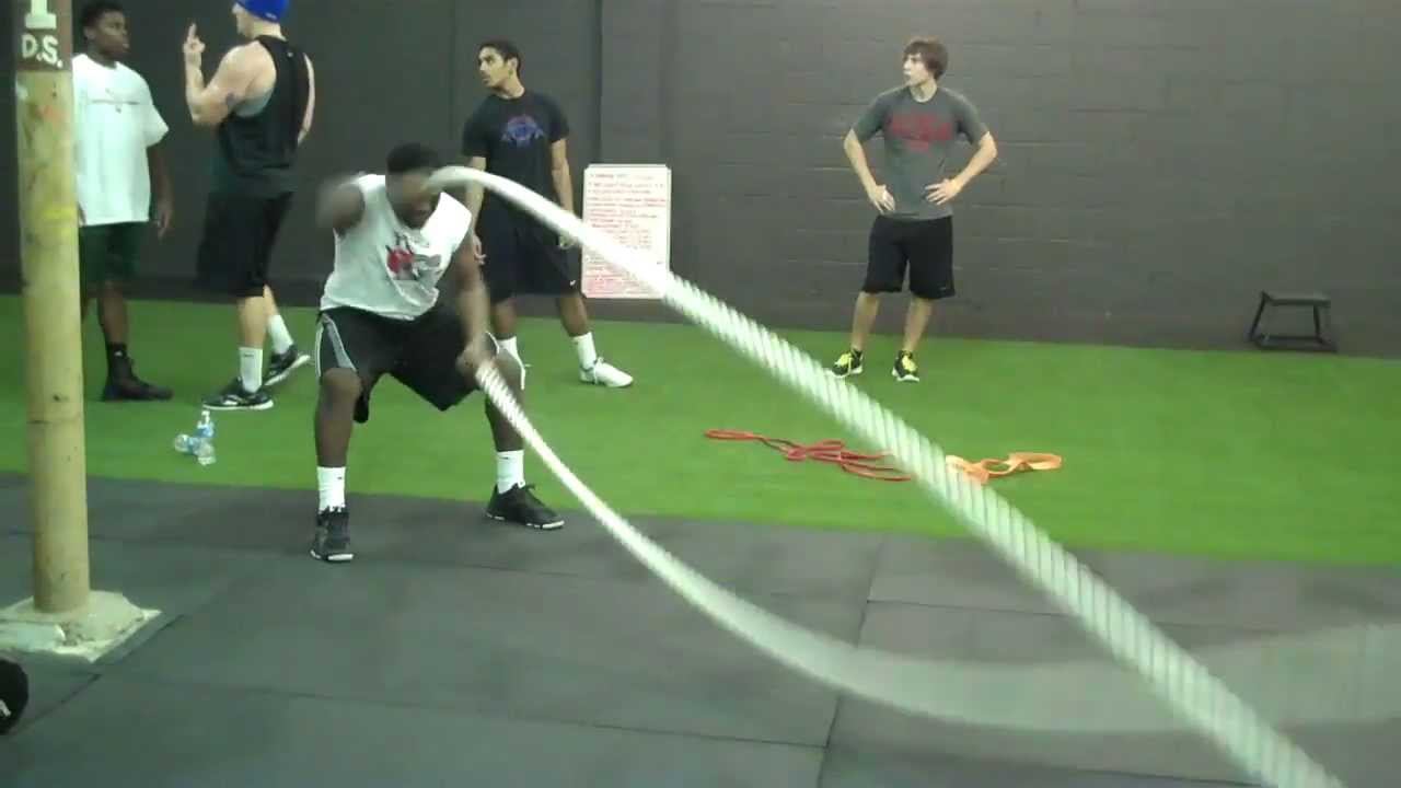 Battle Rope Shoulder Conditoning Finisher @ Top Line Training Gym - YouTube