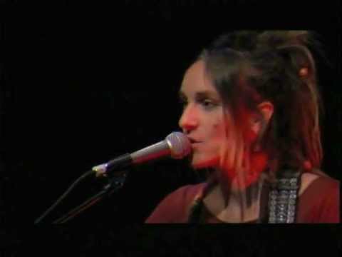 Plume - One Woman Band - live concert - YouTube