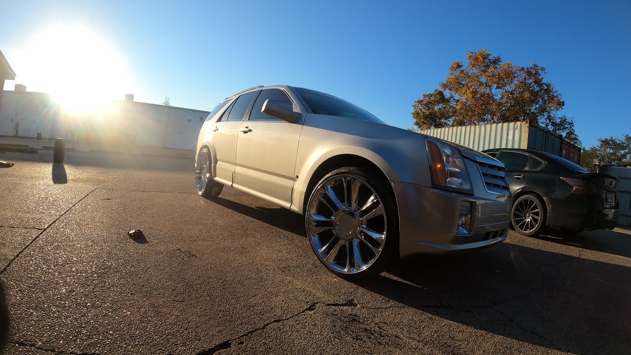 CADILLAC SRX ON 24INCH ESCALADE REPS - YouTube