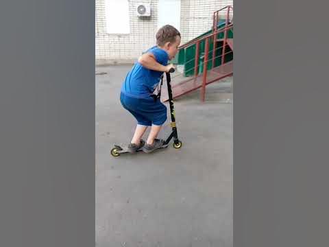 Трюки на самокате - YouTube