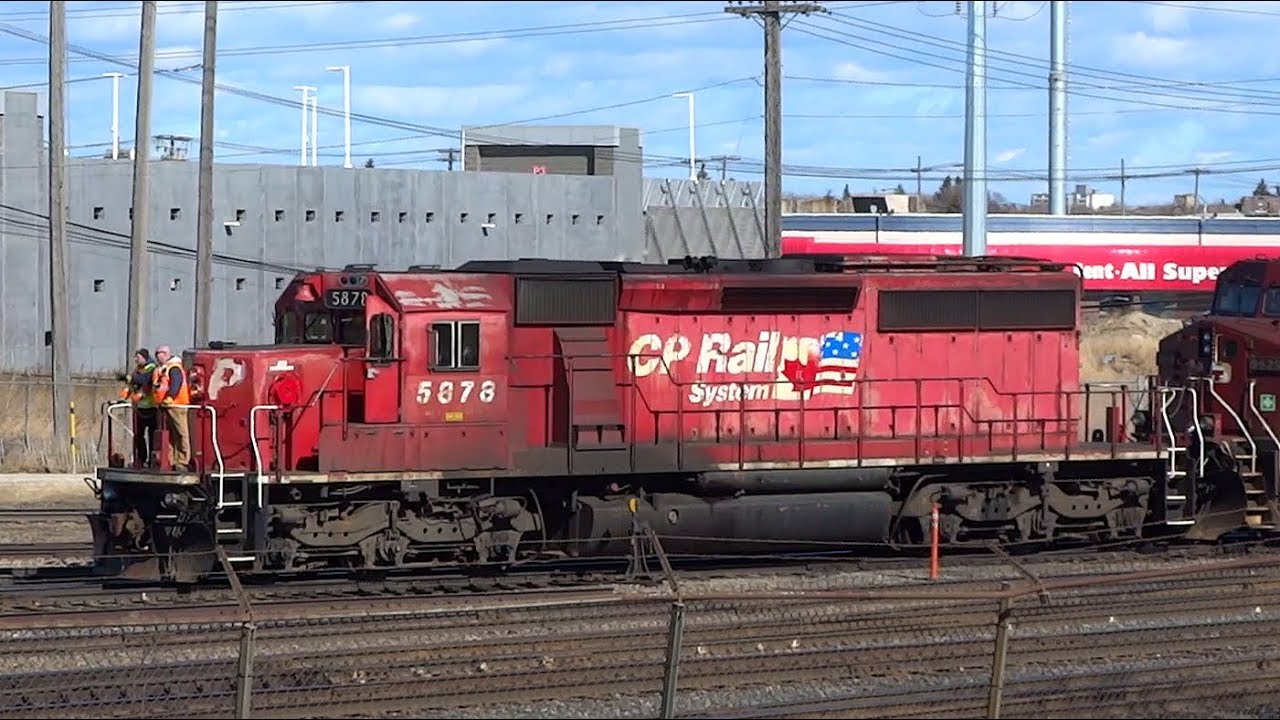 Canadian Pacific Light Moves w/ Dual Flags SD40-2 at Weston Shops (03 ...