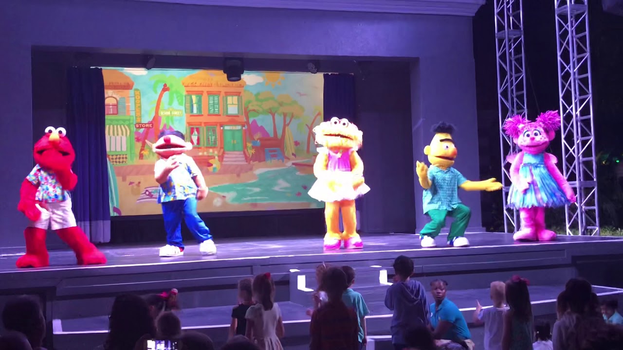 ADORABLE Sesame Street characters at Beaches Resorts! - YouTube