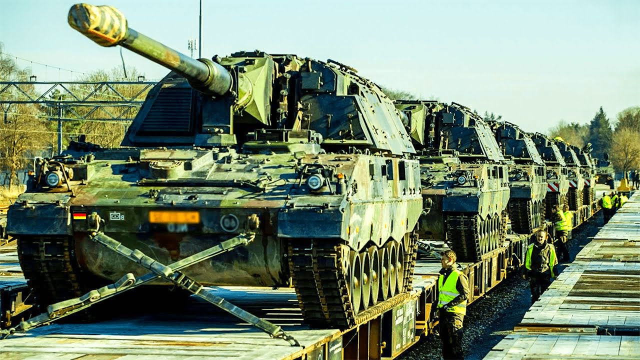 Russia Shocked! Hundreds of Germany PzH 2000 arrive in Ukraine - YouTube