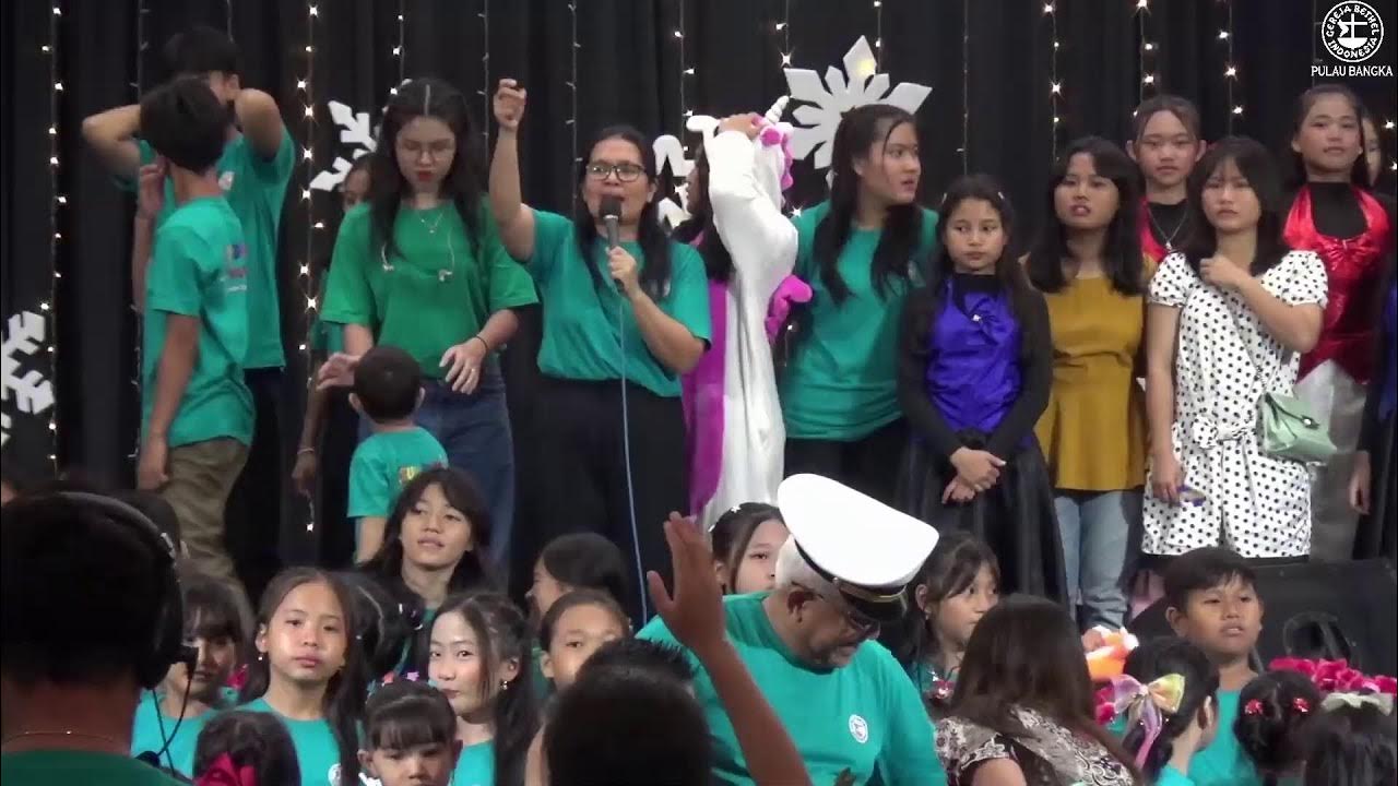 Ibadah Natal Sekolah Minggu (Pdt. Gustaf Rawing) - YouTube