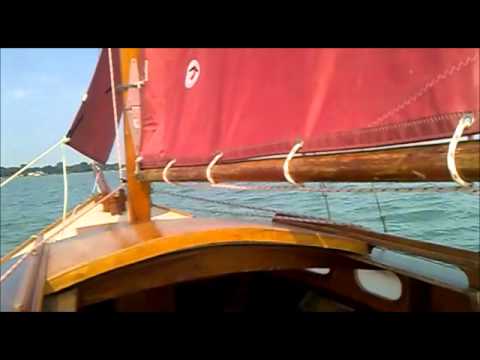 Sam's weekender sailboat - YouTube