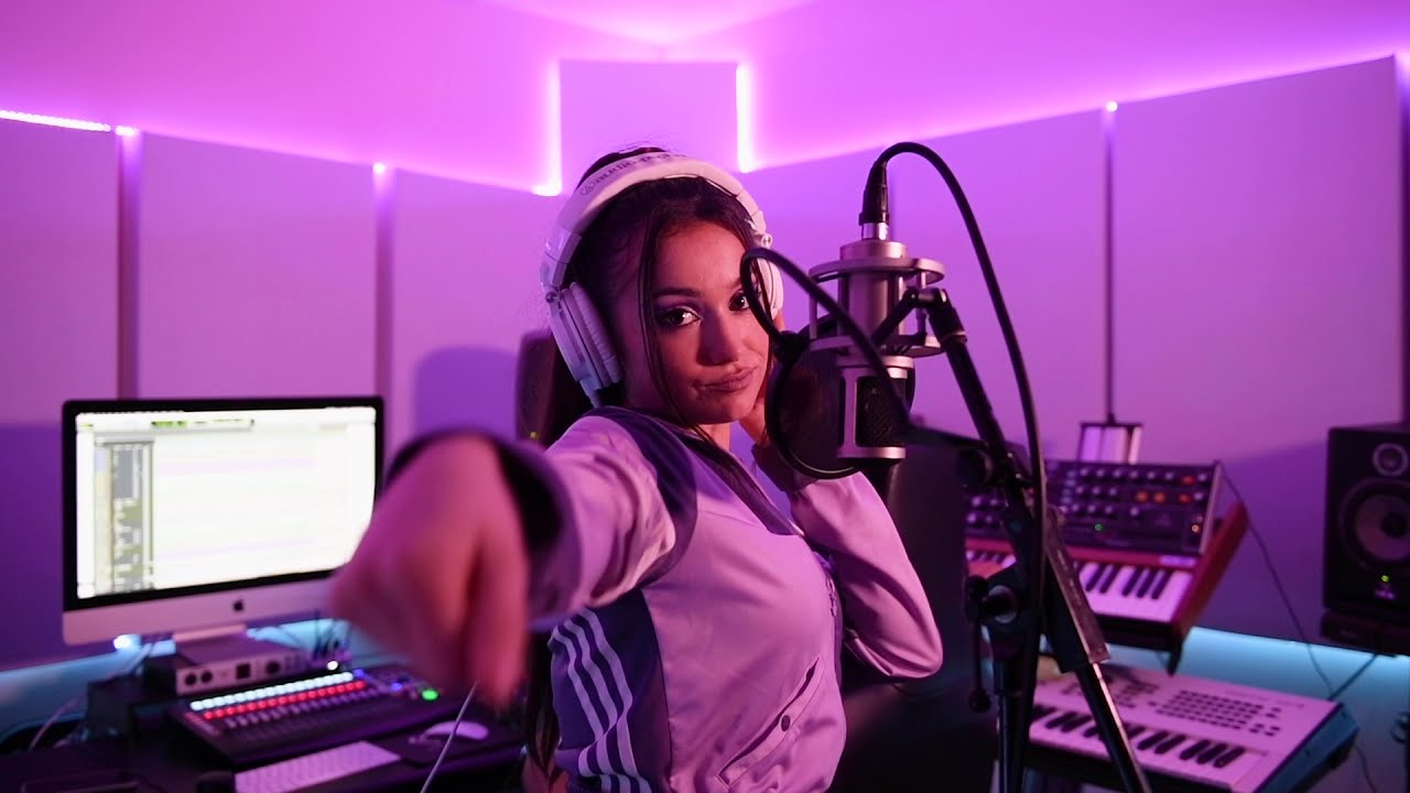 Shainny - Nos Jodimos | WHITE DIAMOND SESSIONS - YouTube Music