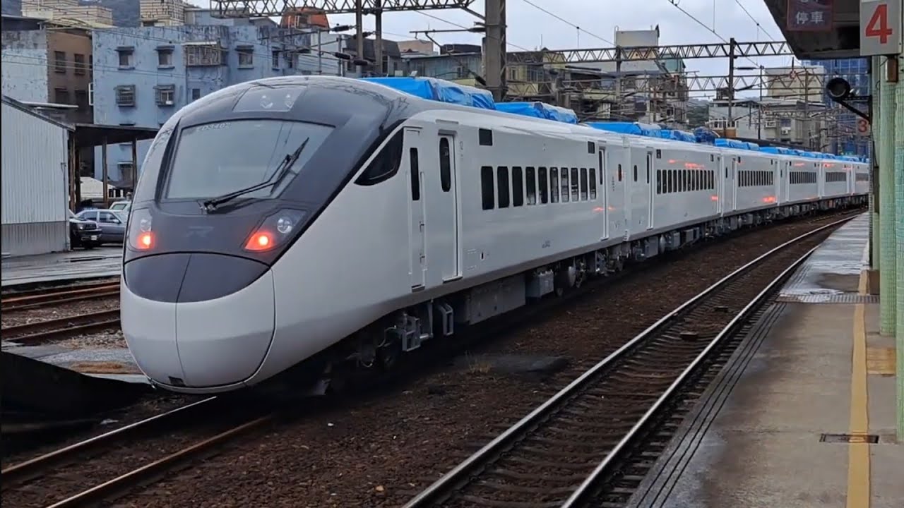 8793次花蓮發車經由北迴線開往七堵的R168單柴電頭+歷史首度第一次迴送EMU3000型十二輛編組EMU3040皮蛋豆腐騰雲號藍色帶新城際 ...