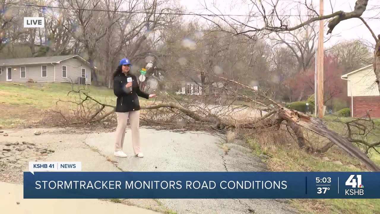 Isabella Ledonne reports wintry mix in Lawrence - YouTube
