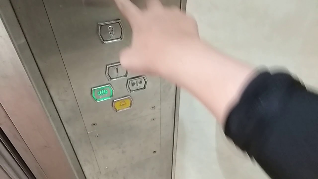 EM lift at BLK 4 changi village - YouTube