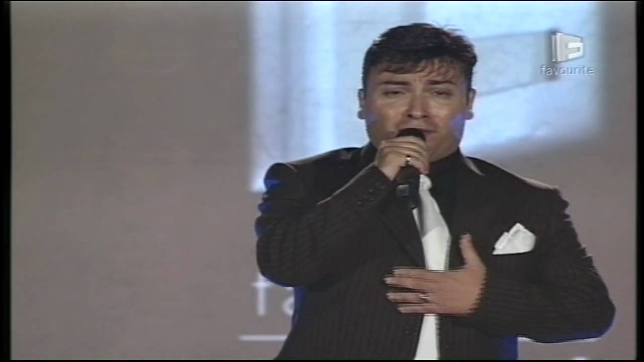 Lawrence Gray - "Anthem" from the musical "Chess" - YouTube