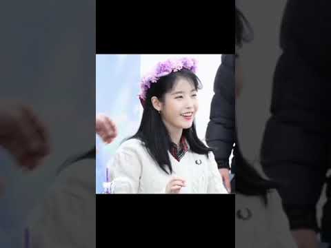 Iu and her bodyguard🤗