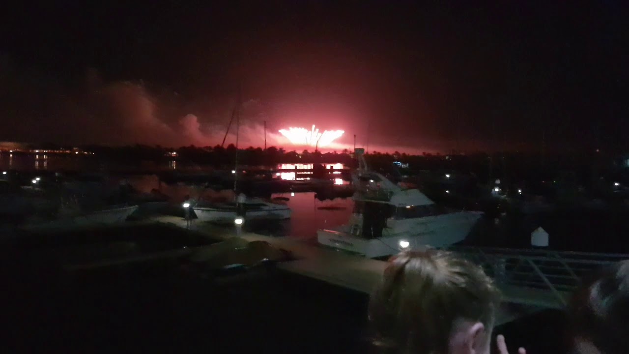 World Record! Largest Aerial Fireworks Shell - YouTube