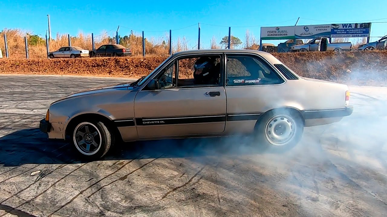 Drift de Chevette Turbo no Concreto! (adeus diferencial) - YouTube