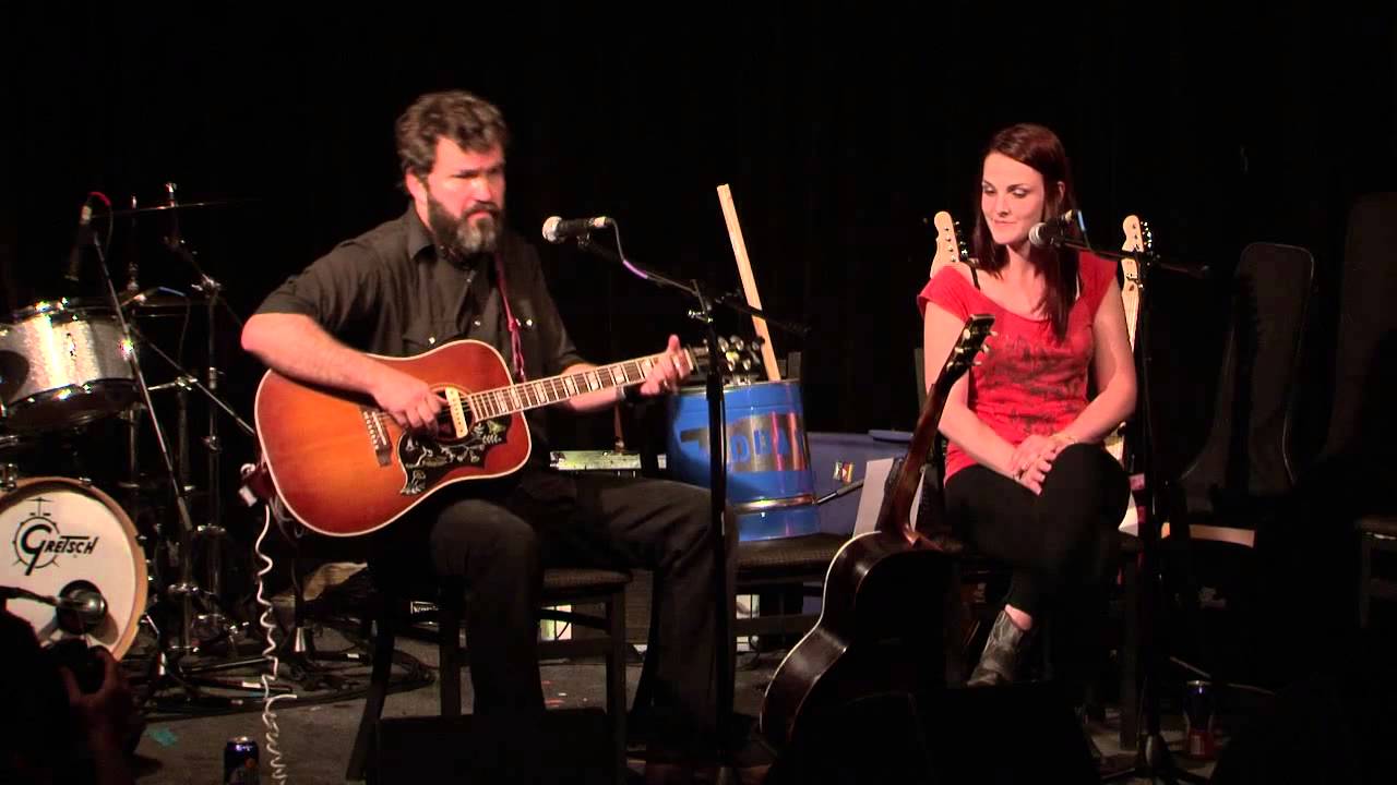 LFMTV: Mark Edgar Stuart performs Wrapped up in Nothing New. - YouTube