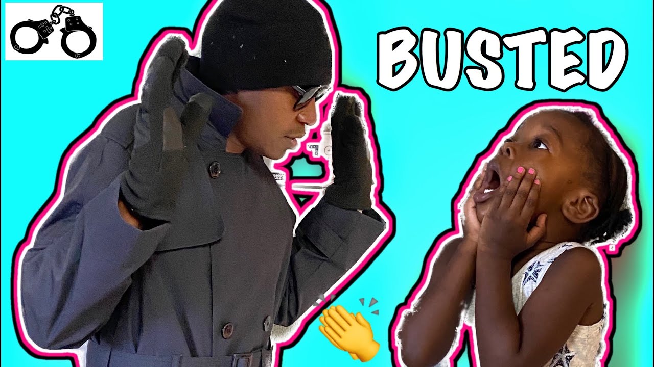 GABBY VS BURGLAR | COPS VS ROBBERS | STEALING SNACKS | Pretend Play ...