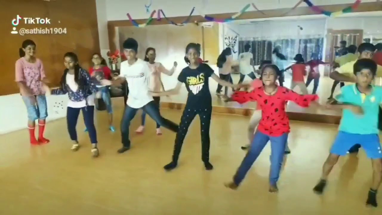 Romeo juliet /Edc studio-2 - YouTube