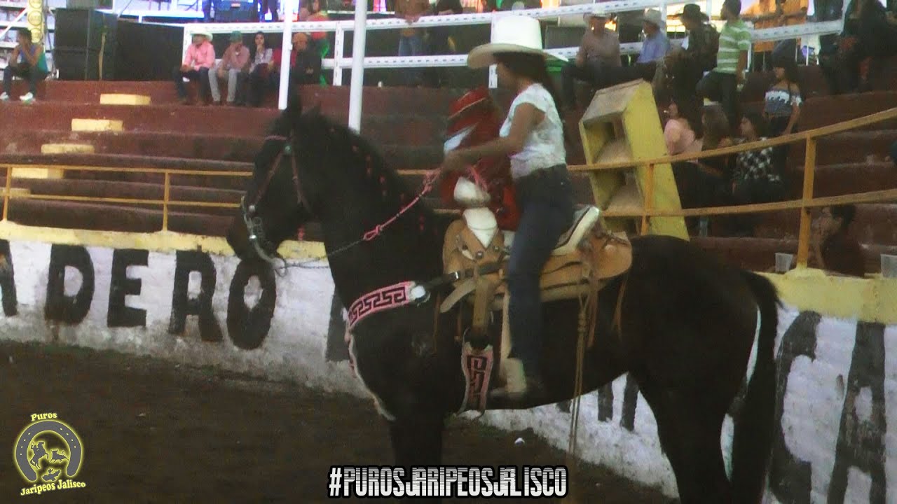 MADRE E HIJA VS UN TORO BRAVO!! 😱 - YouTube