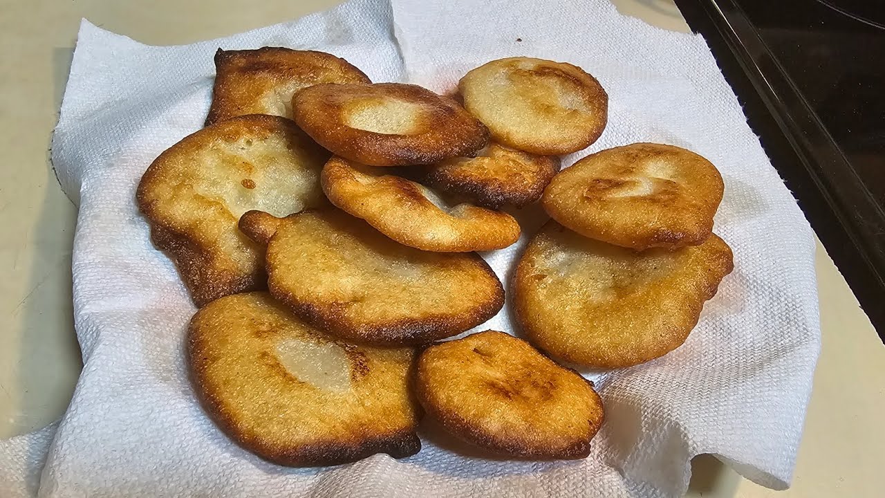 sooji k poory #soojihalwarecipe #food #foodlover - YouTube
