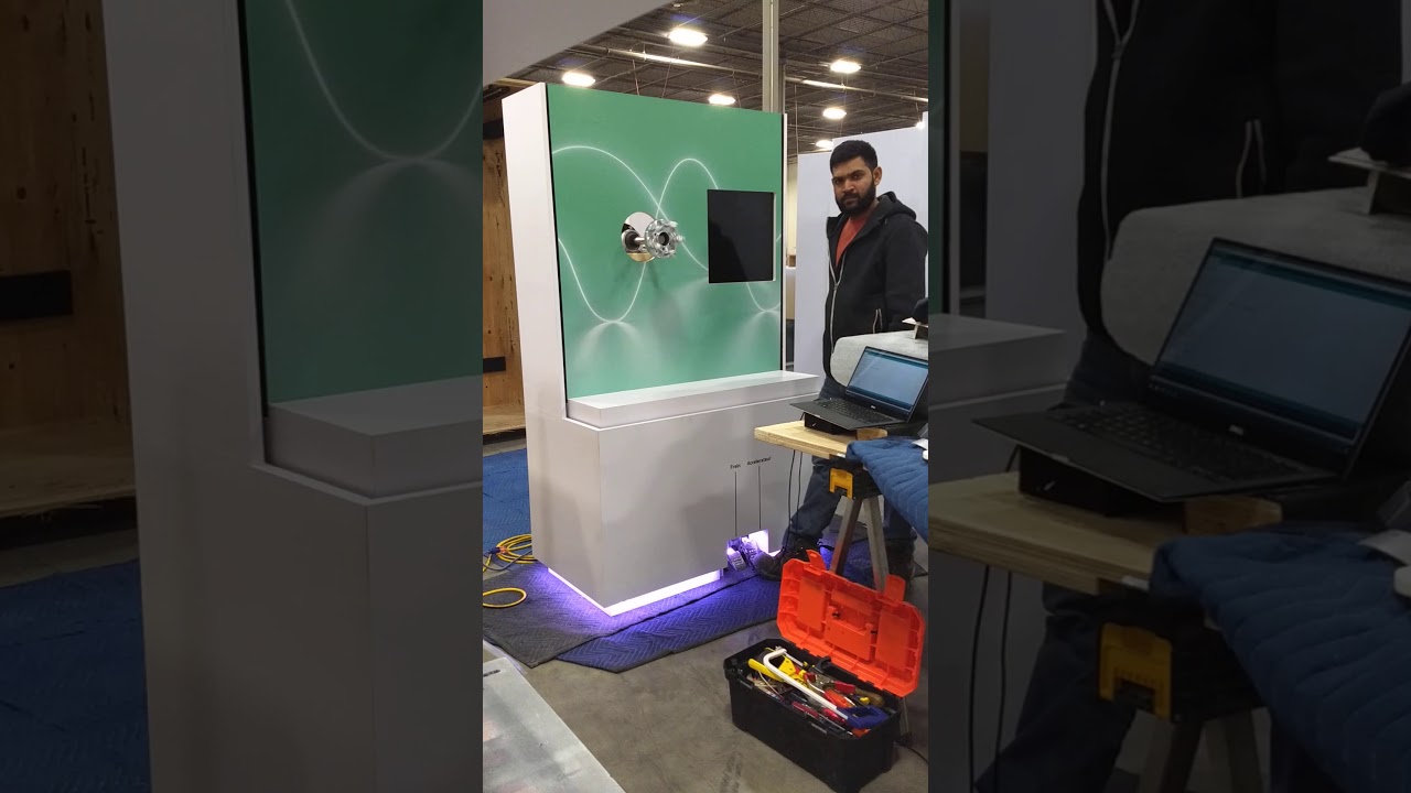 Spinning Wheel Display - Adding LEDs - YouTube