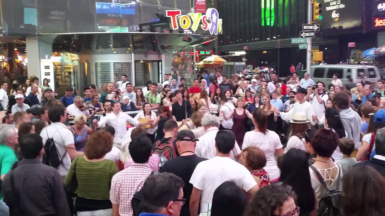 Hungarian Flash Mob on Times Square, New York 2014 - YouTube