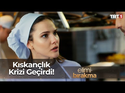 Azra, Defne'nin Cenk'e çiçek verdiğini duyunca küplere bindi! - Elimi Bırakma 33. Bölüm