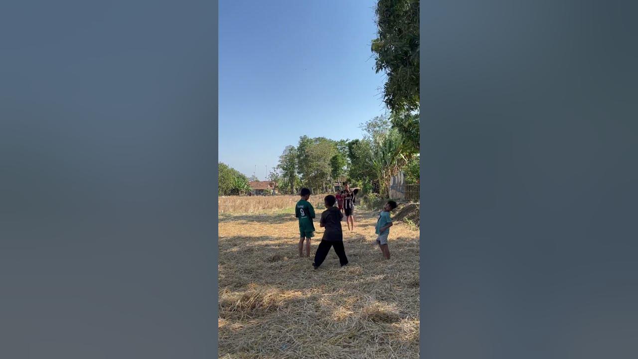bermain di sawah - YouTube