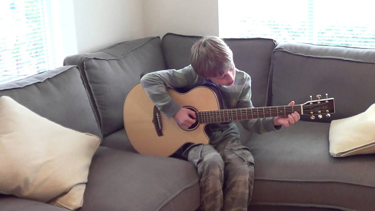 Blackbird - Benjamin Sproston plays Blackbird - YouTube