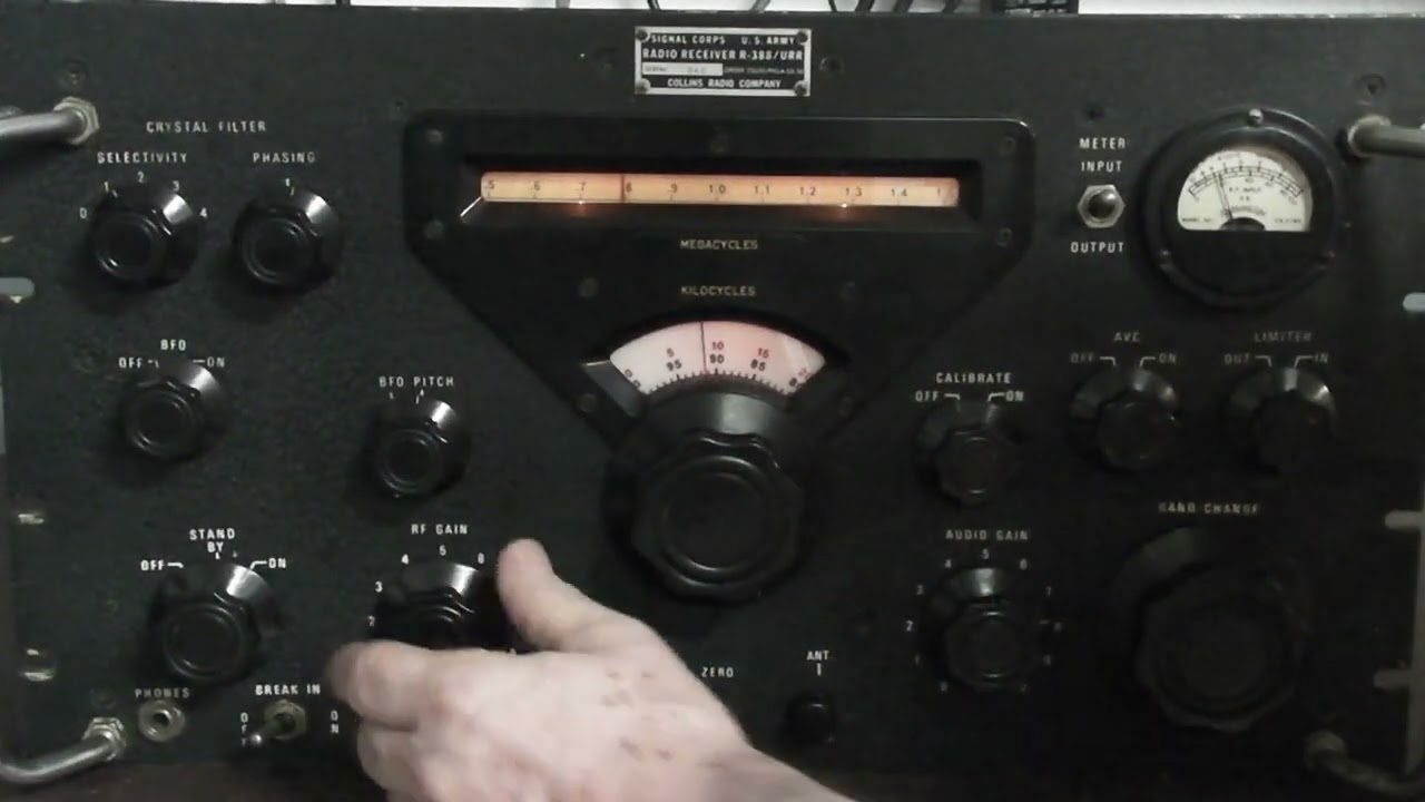 Collins R-388 Receiver S#943 - YouTube
