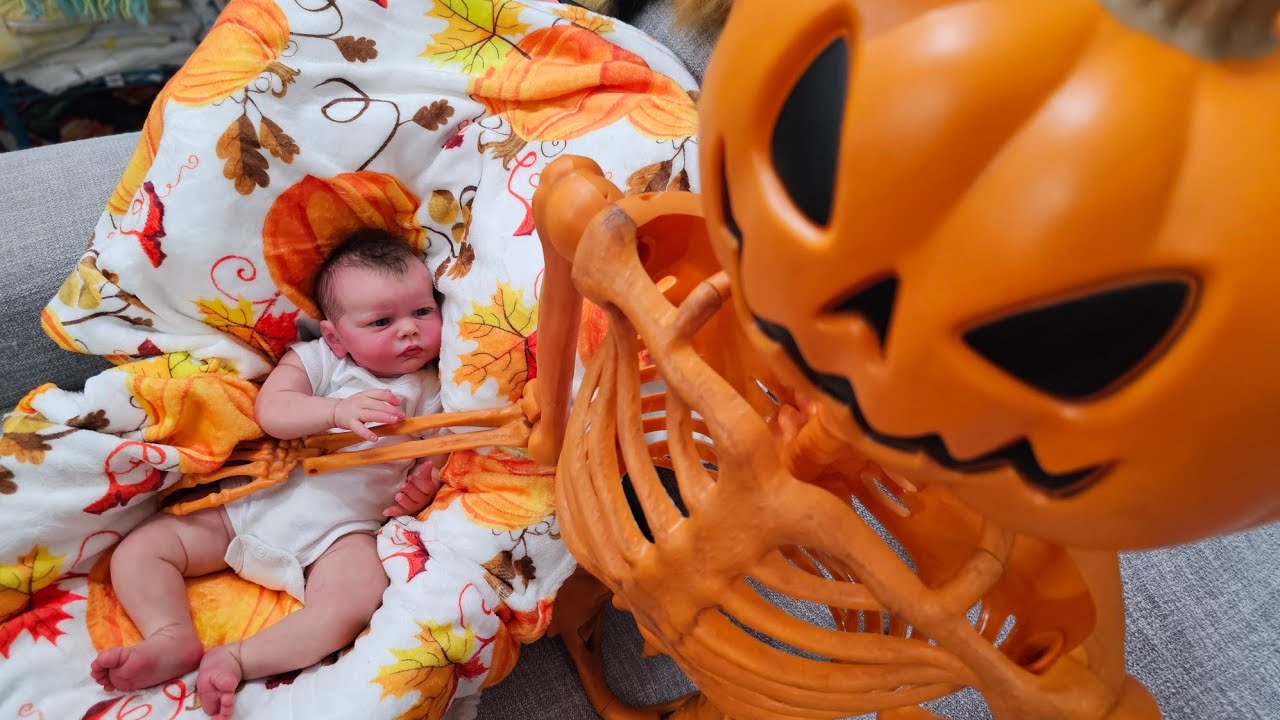 GIANT Skeleton Pumpkin Meets Reborn Baby| Changing 2 Reborn Baby Dolls ...