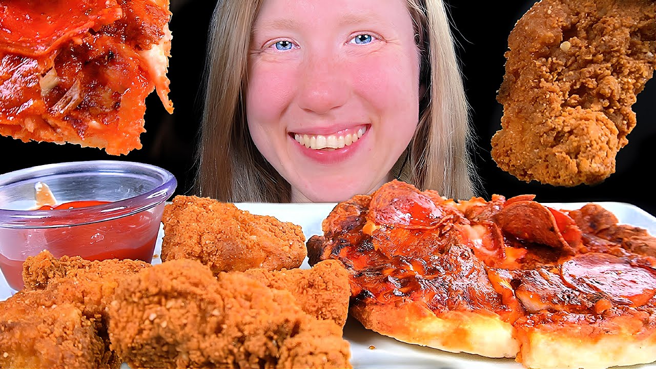 ASMR PEPPERONI PIZZA MUKBANG EATING SOUNDS - YouTube