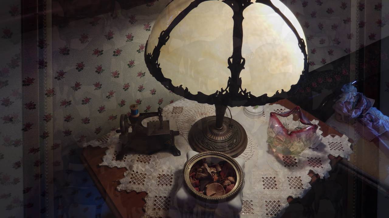 Delavan, WI .... Allyn Mansion bed n breakfast - YouTube