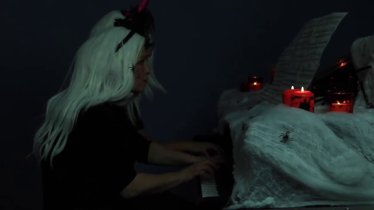Halloween Special: Edvard Grieg In the Hall of the Mountain King piano ...