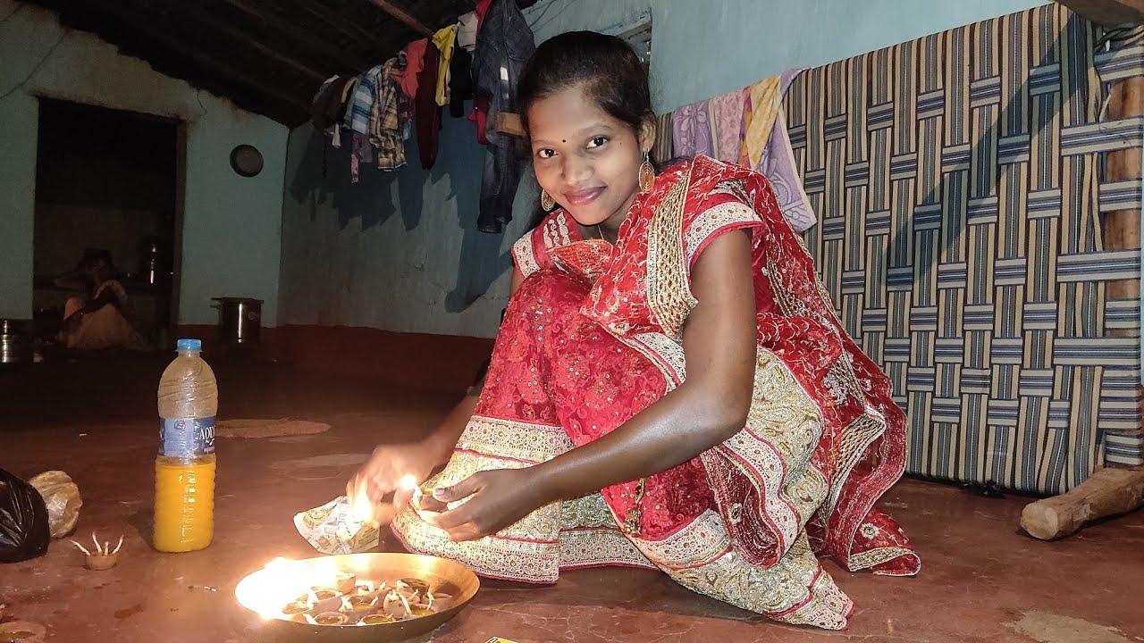 Happy Diwali Didi Diya Jala Rahi Hai 🤗 - YouTube