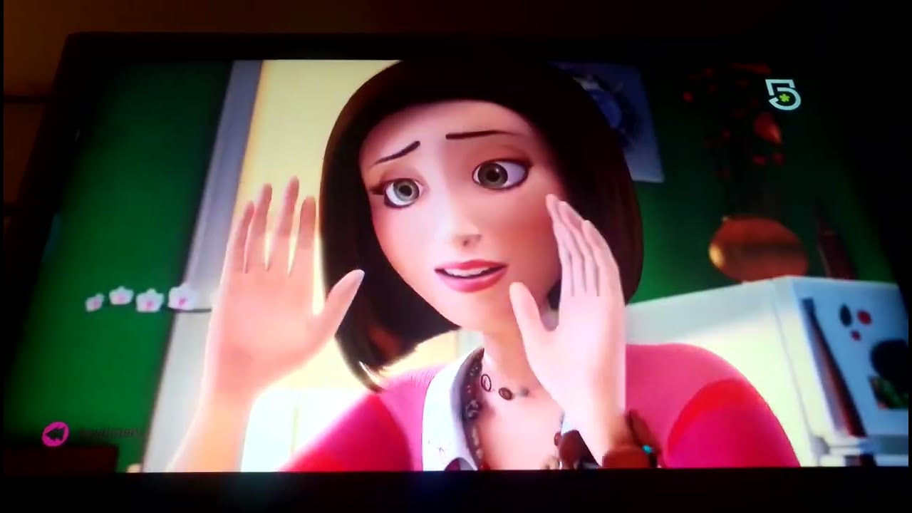 Bee Movie: La Historia De Una Abeja (2007) Barry Conoce A Vanessa - YouTube