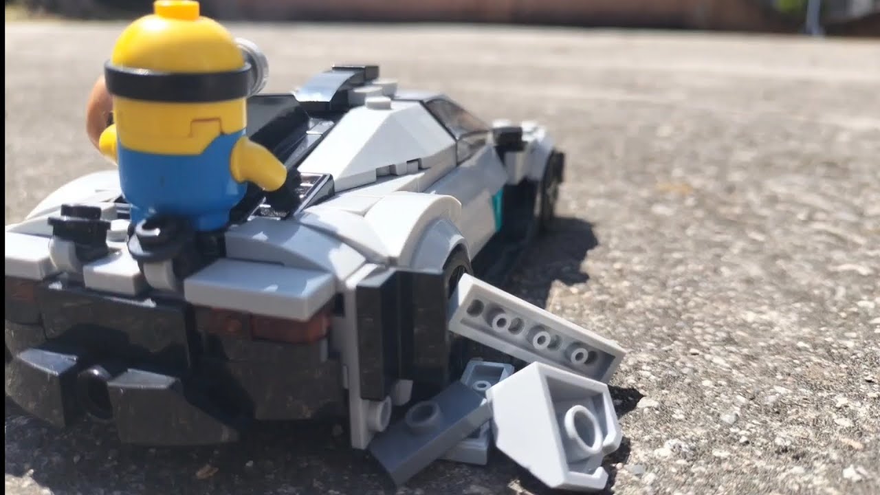 LEGO MINIONS BOB AND STUART POLICE PERSECUTION/ MINIONS ROB A BANK ...