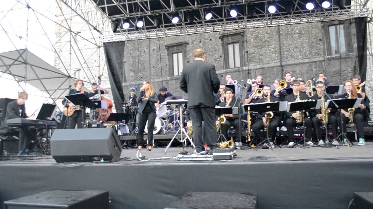 Lucia Filaci & Briccialdi Big Band - Brava - YouTube