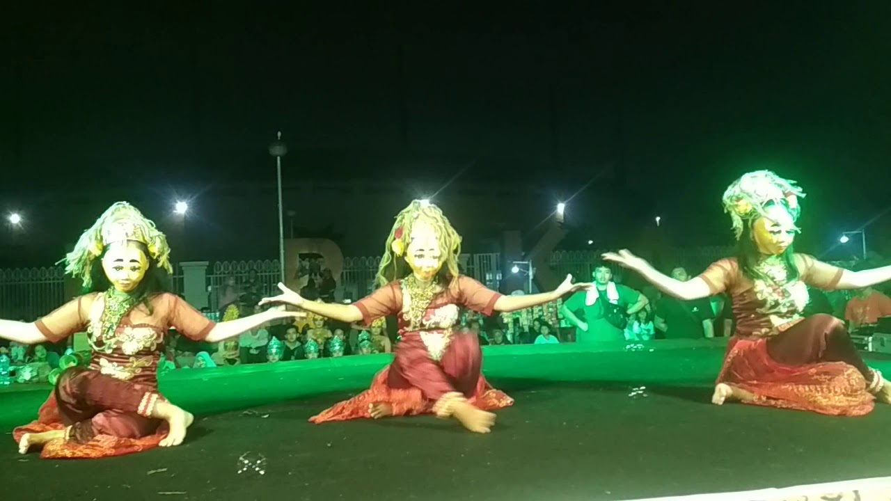 Tari Topeng Emas Bogor - YouTube