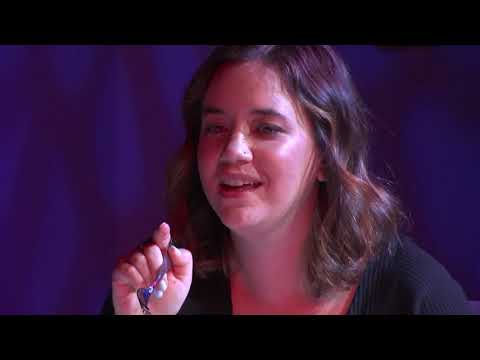 Game Show Wednesdays // Hot Ones with Brooke Hobbs