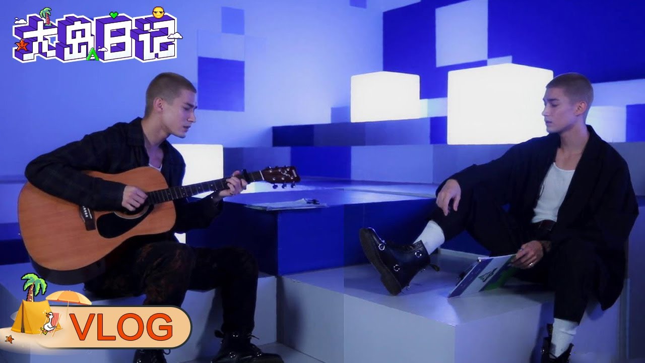 Mika's Vlog: Listen to My Singing and Guitar Playing. 吉他弹唱也太好听了！米卡猕猴桃发型 ...