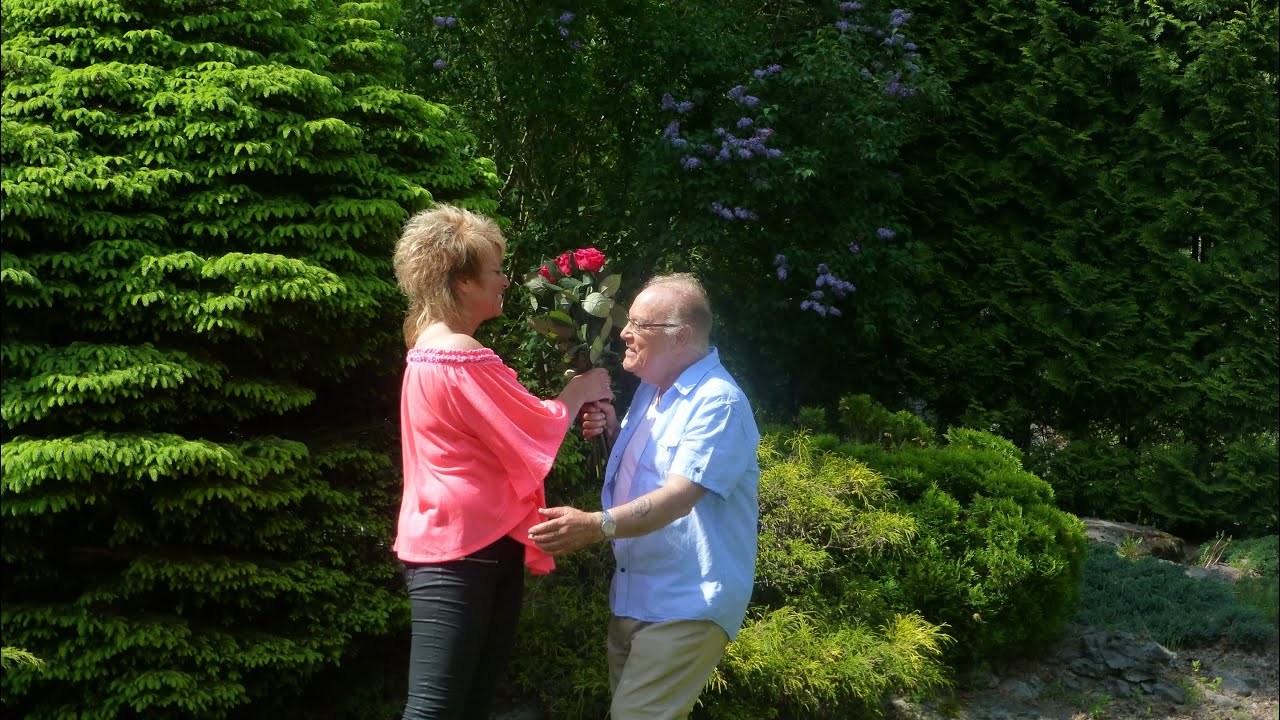 GI EN BLOMST TIL EN VENN (Musikkvideo/Ronald Holmberg) - YouTube