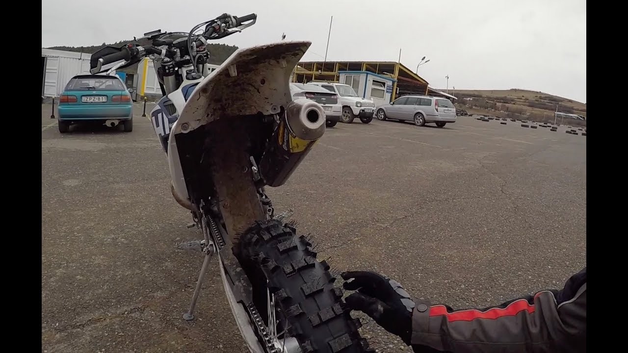 Metzeler 6 Days Super Soft (Gummy) tyre test and review on Husqvarna TE ...