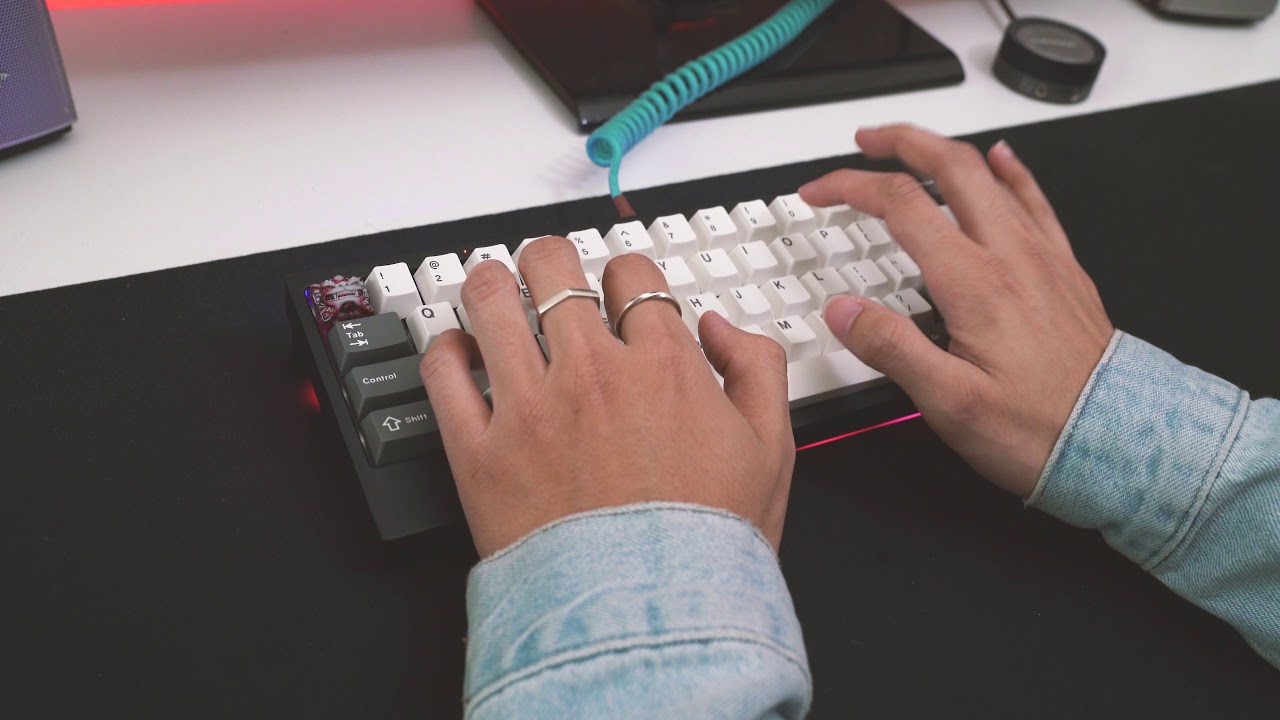 Duck Viper v2 with Kailh BOX Navy Typing Sounds - YouTube