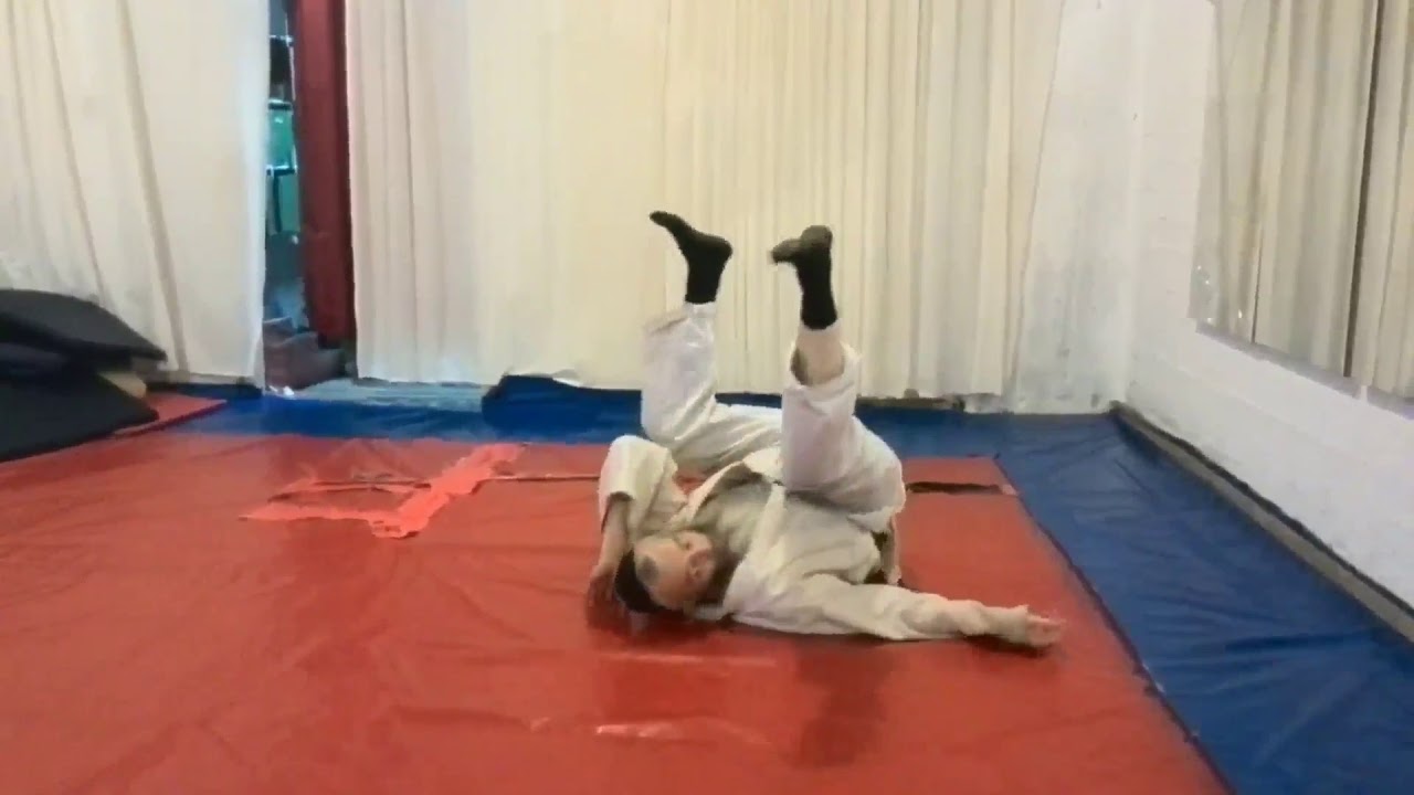 Preparation for backwards shoulder roll - YouTube
