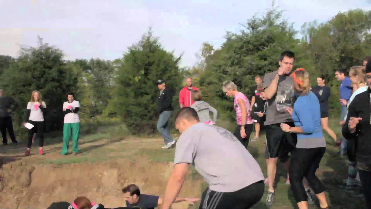 Team obstacle course - YouTube