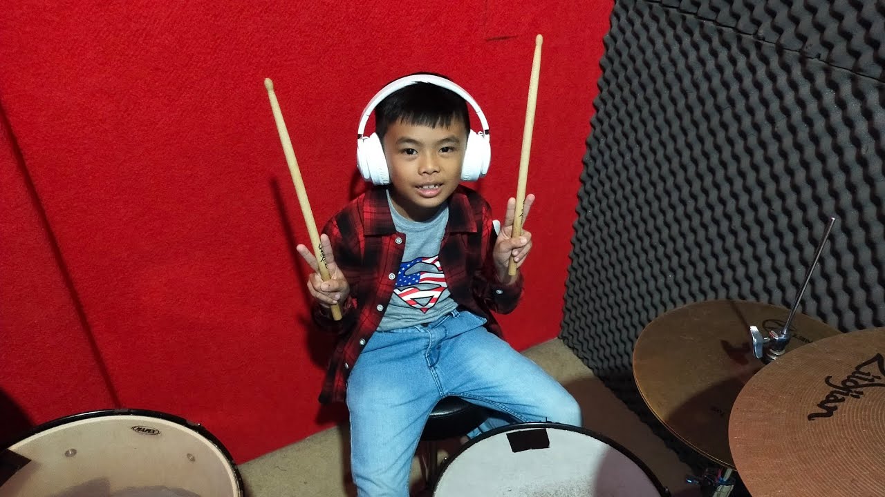 Cake By The Ocean - Cover By Darren Mikhael Sinaga - YouTube