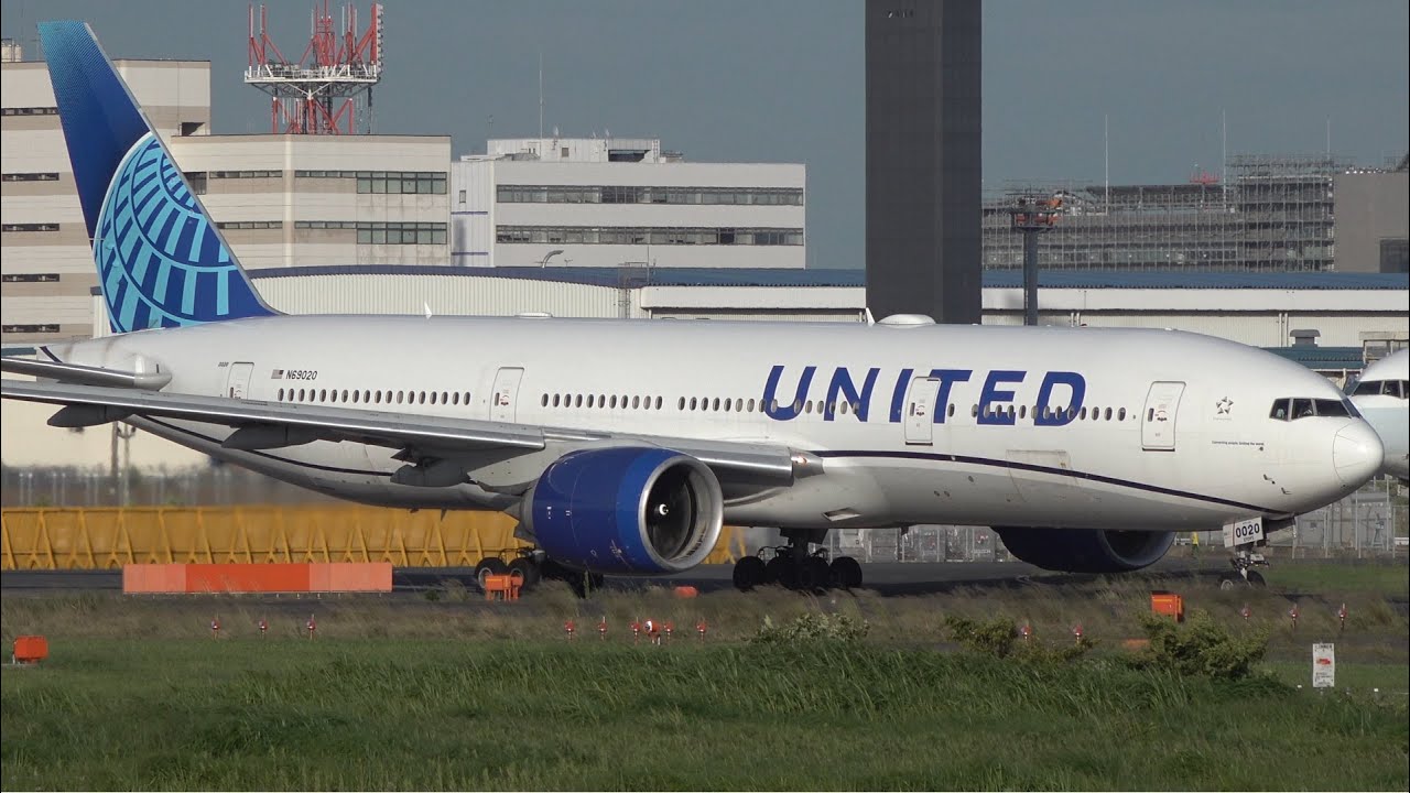 United Airlines 777 200er