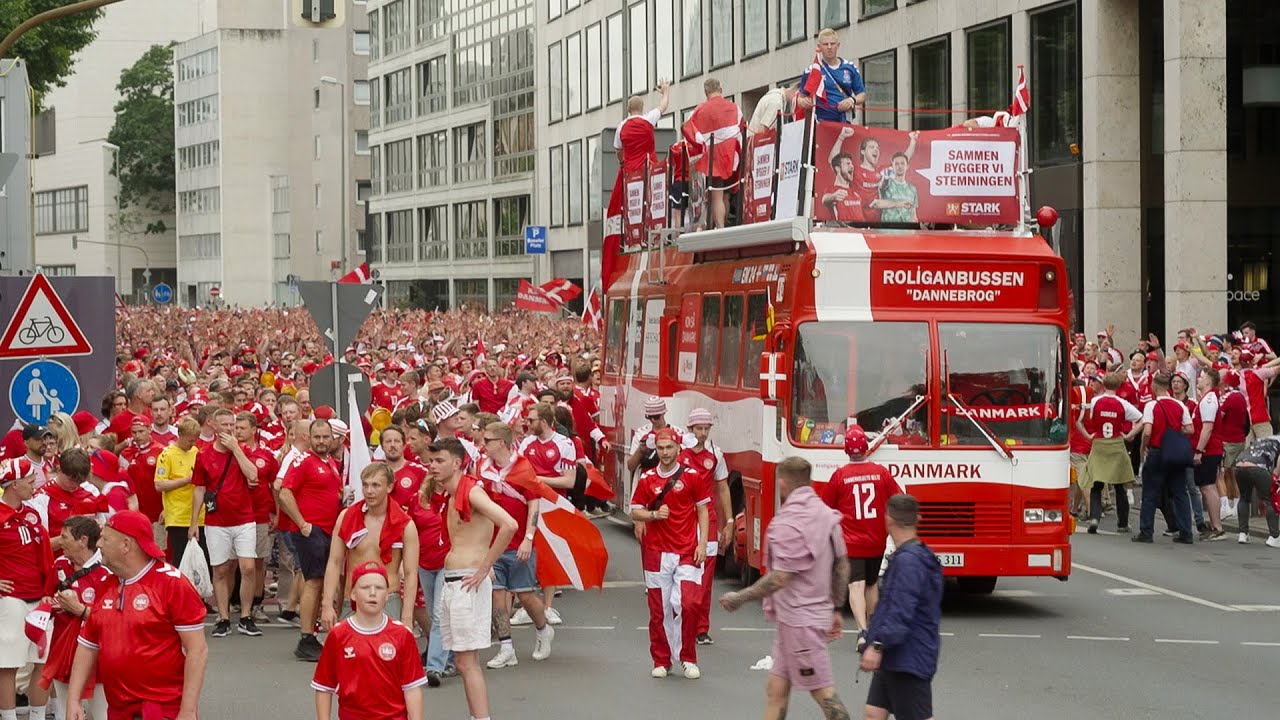 EM-bussen: The danish way to rock (3:3) - YouTube