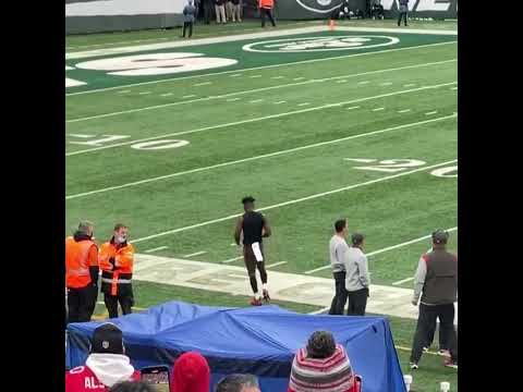 Antonio Brown strips down and walks off the field in NY - YouTube